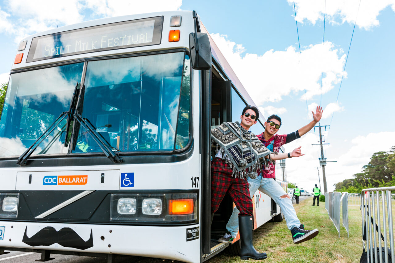 MELBOURNE ON THE MOVE BUSES - Spilt Milk